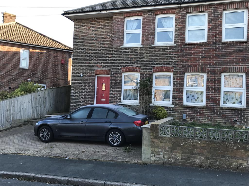Brighton BN2 3 bed semi-detached house - £1,395 pcm (£322 pw)