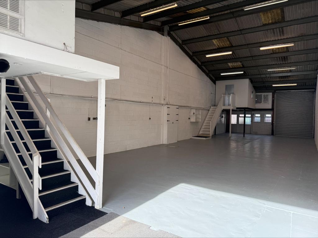 11-12 Conway Units, Stephenson Road... Industrial unit - £1,250 pcm (£ ...