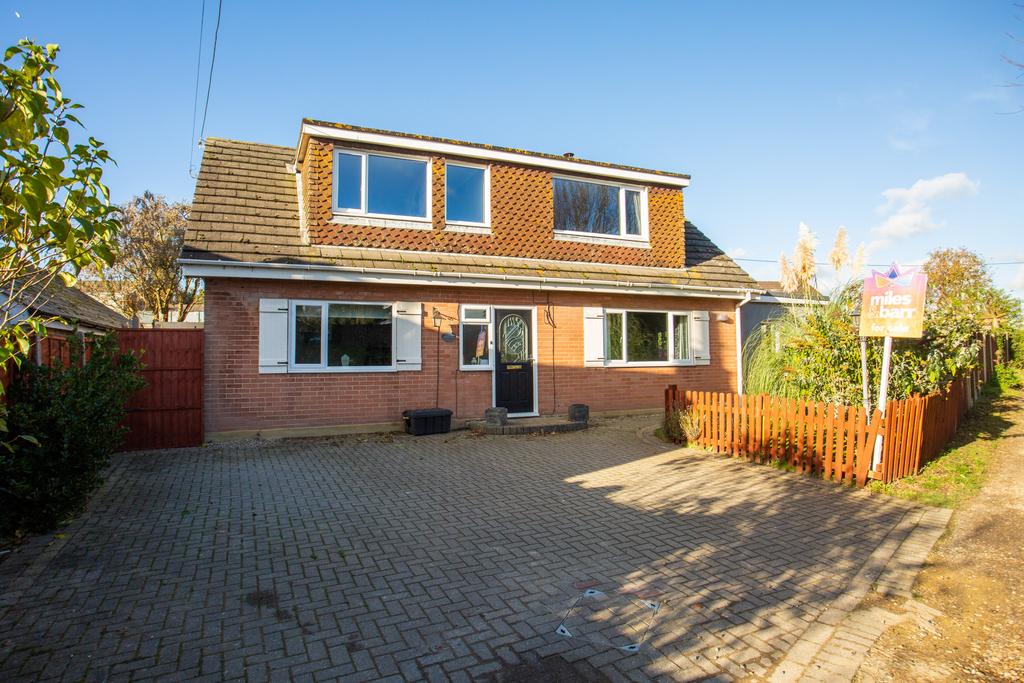 Old Roman Road, Martin Mill, Dover, CT15 4 bed detached house - £500,000