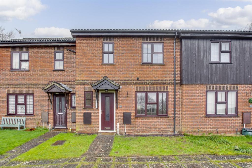 Elora Road, High Wycombe HP13 2 bed terraced house - £1,500 pcm (£346 pw)