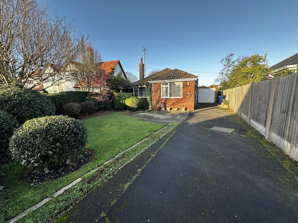 Station Road, Thornton FY5 2 bed bungalow - £215,000