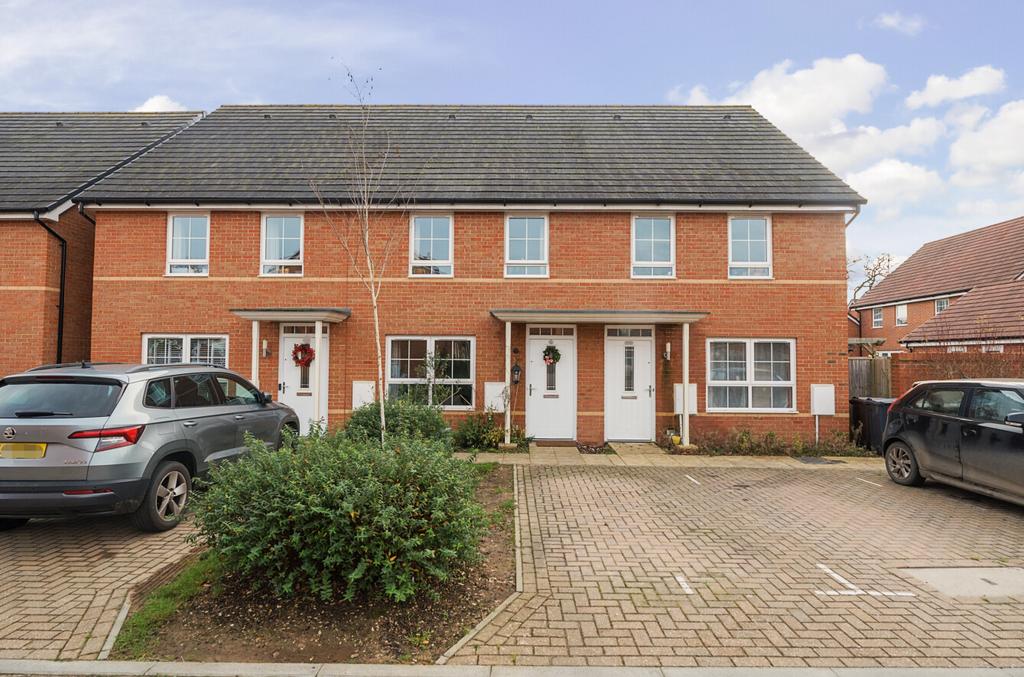 Doris Bunting Road, Ampfield SO51 3 bed terraced house - £198,000