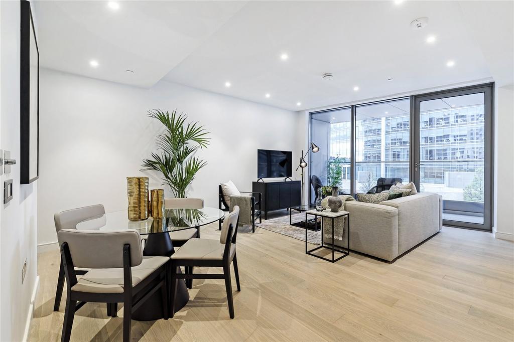 Water Street, London, E14 2 bed apartment - £4,108 pcm (£948 pw)