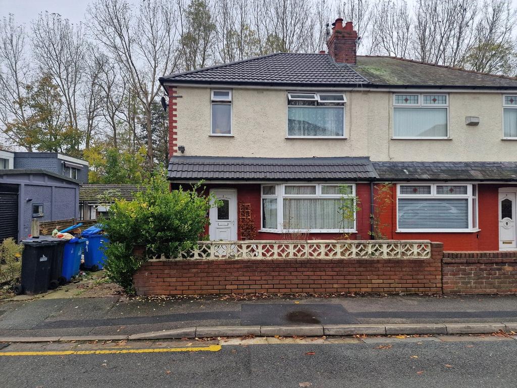 Russell Road, Runcorn, Cheshire, WA7 3 bed semi-detached house - £120,000