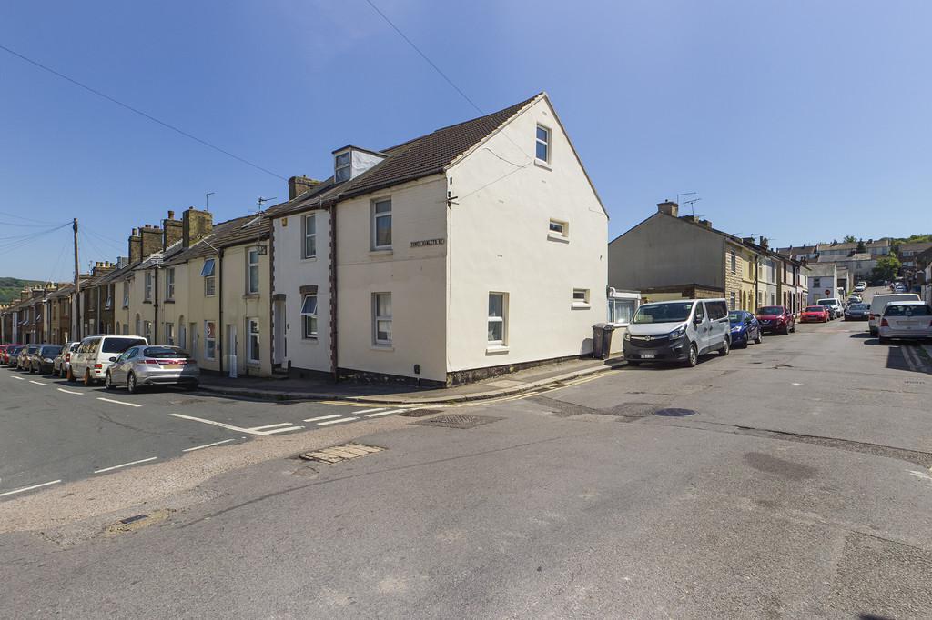 Tower Hamlets Street, Dover 2 bed end of terrace house - £150,000