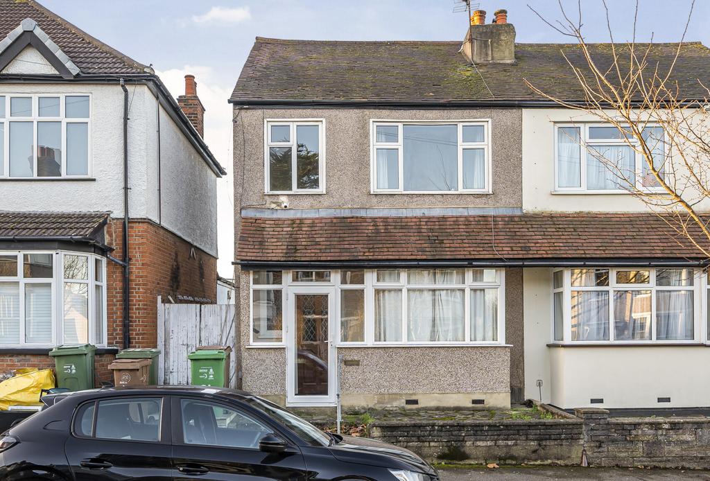 Hampton Road, Worcester Park KT4 4 bed semi-detached house for sale - £ ...