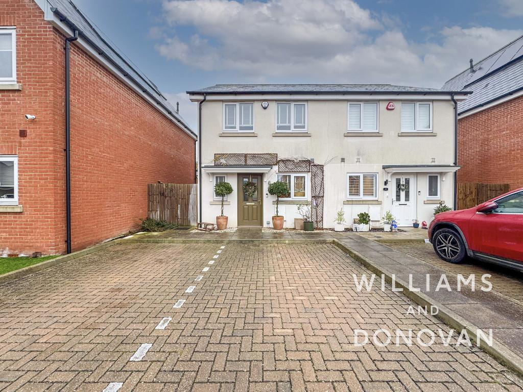 Highwell Gardens, Hawkwell 2 bed semi-detached house for sale - £350,000