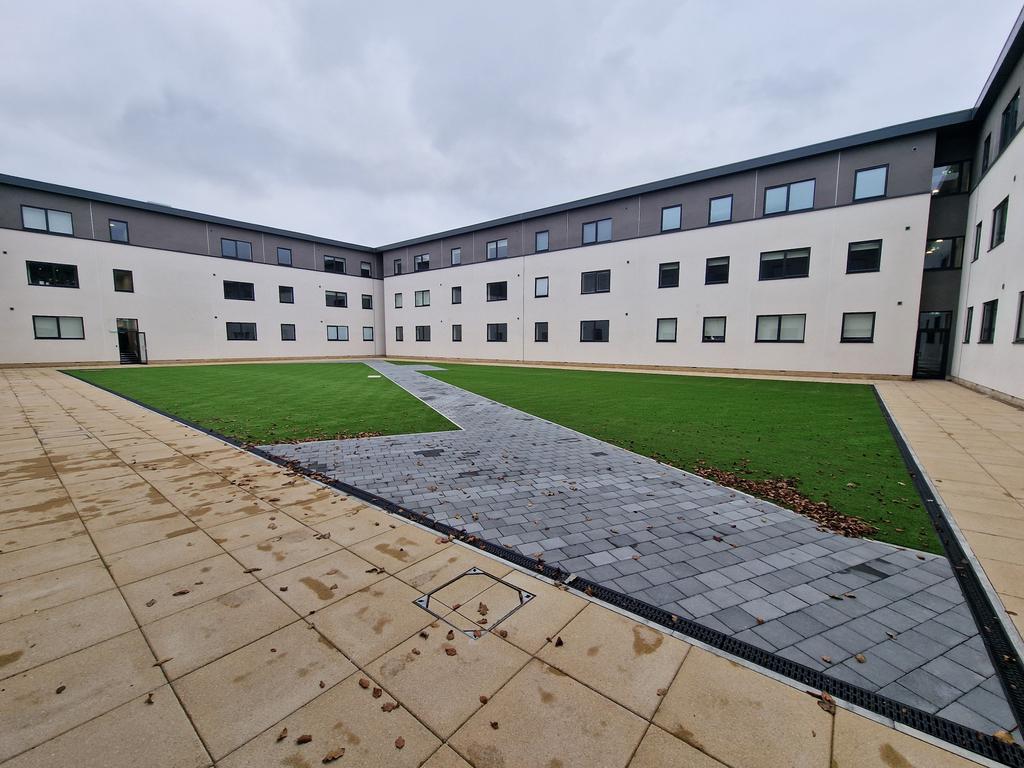 Bingley Road, Bradford, West... 2 bed apartment - £850 pcm (£196 pw)