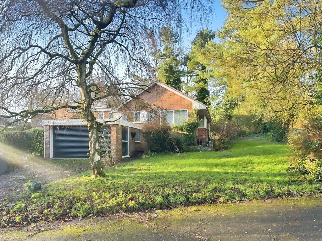 Heighley Castle Way, Crewe CW3 3 bed bungalow - £280,000