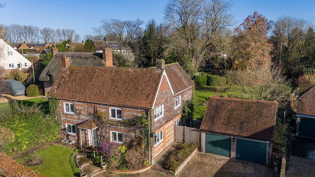 Penton Grafton, Andover, SP11 0RR 4 bed detached house for sale - £940,000