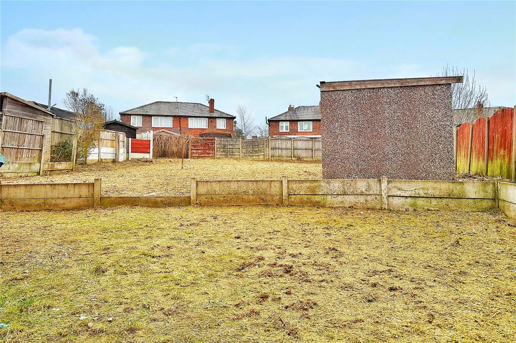 Moston Lane, Moston, Manchester... 3 bed semi-detached house - £180,000