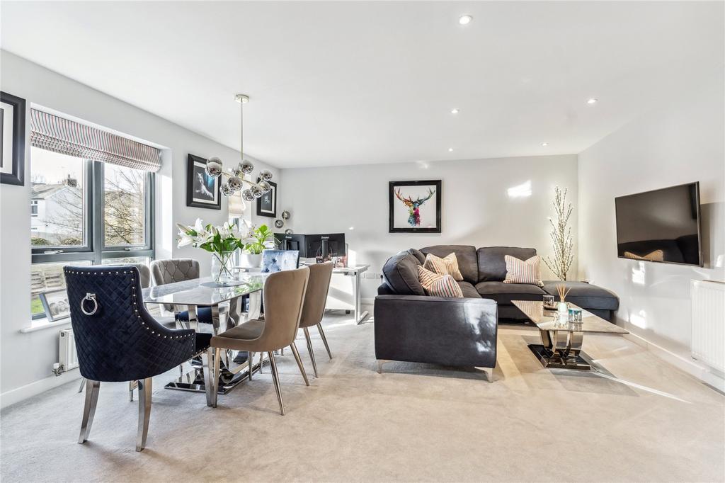 Sheldon Way, Berkhamsted... 2 bed apartment - £380,000
