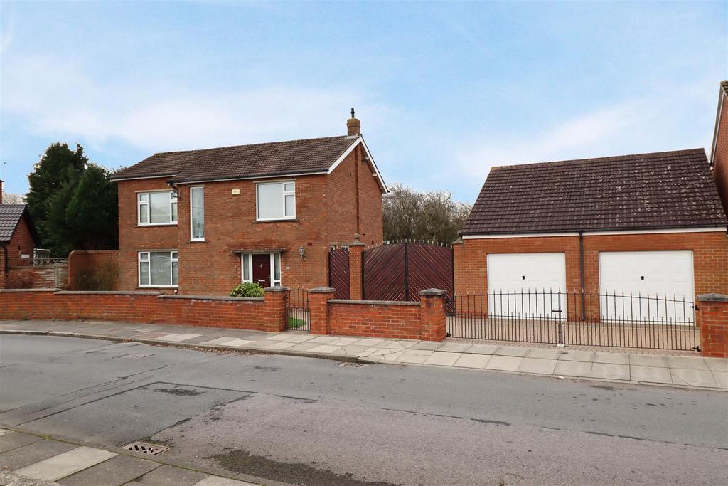 Lealholme Grove, Fairfield, TS19 7AS 4 bed detached house for sale - £ ...
