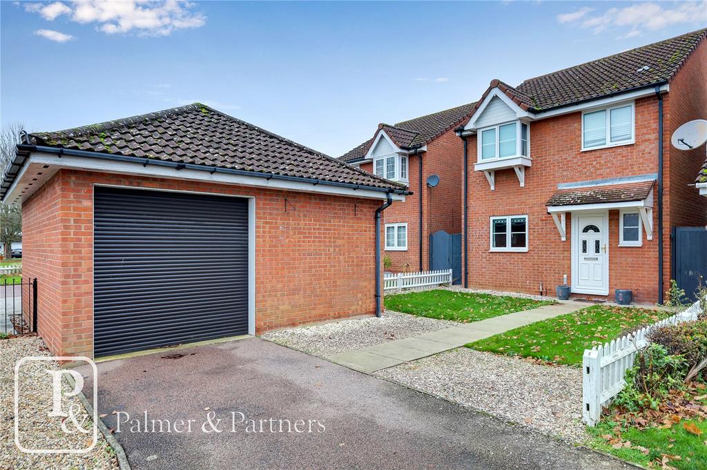 Scythe Way, Prettygate, Colchester... 3 bed detached house for sale - £ ...