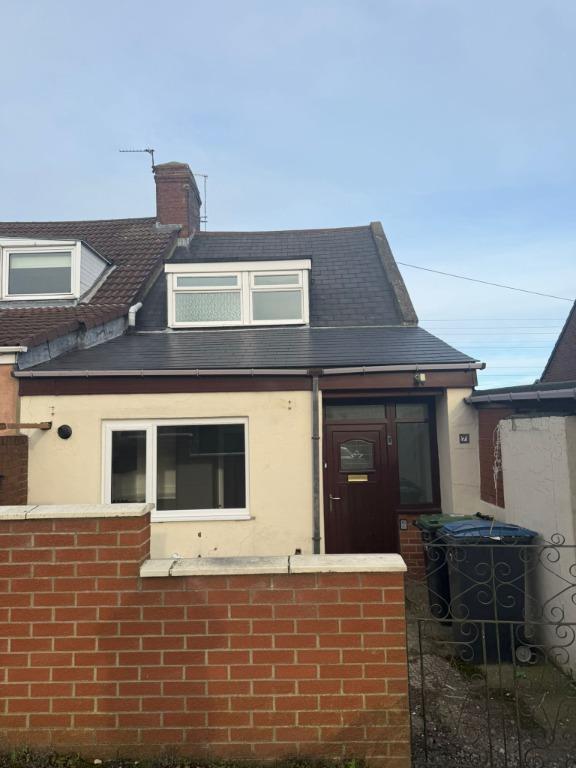Oxhill Villas, New Kyo, Stanley, DH9 2 bed terraced house - £750 pcm (£ ...