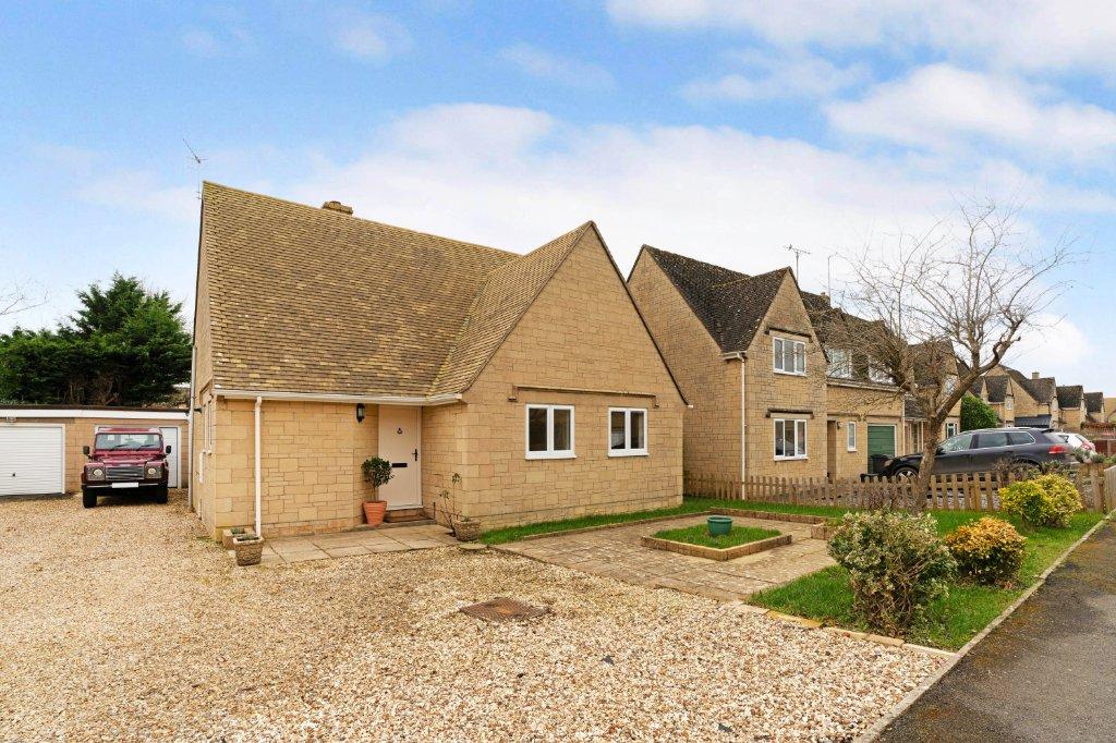 Roman Way, Bourton-On-The-Water... 3 bed bungalow for sale - £500,000