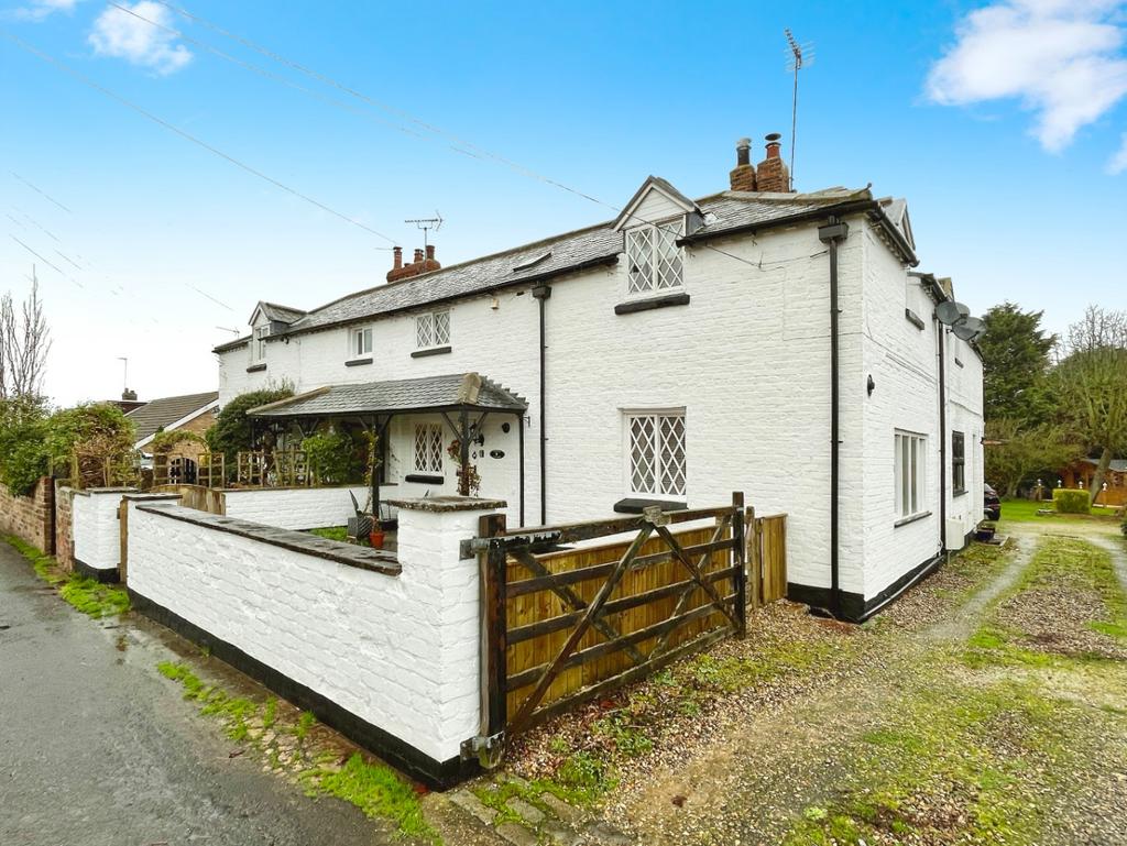 Old Lane, Sigglesthorne, Hull, HU11 5QF 2 bed semi-detached house - £ ...