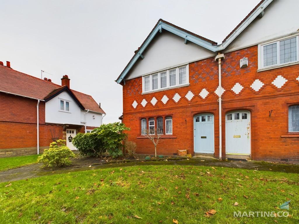New Chester Rd, Wirral CH62 2 bed end of terrace house - £210,000
