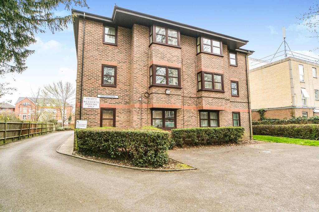 Bispham Court, Reading 2 bed apartment - £1,300 pcm (£300 pw)