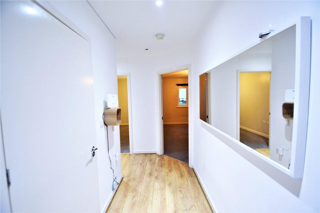 Whitestone Way, Croydon, CR0 2 bed apartment - £1,600 pcm (£369 pw)