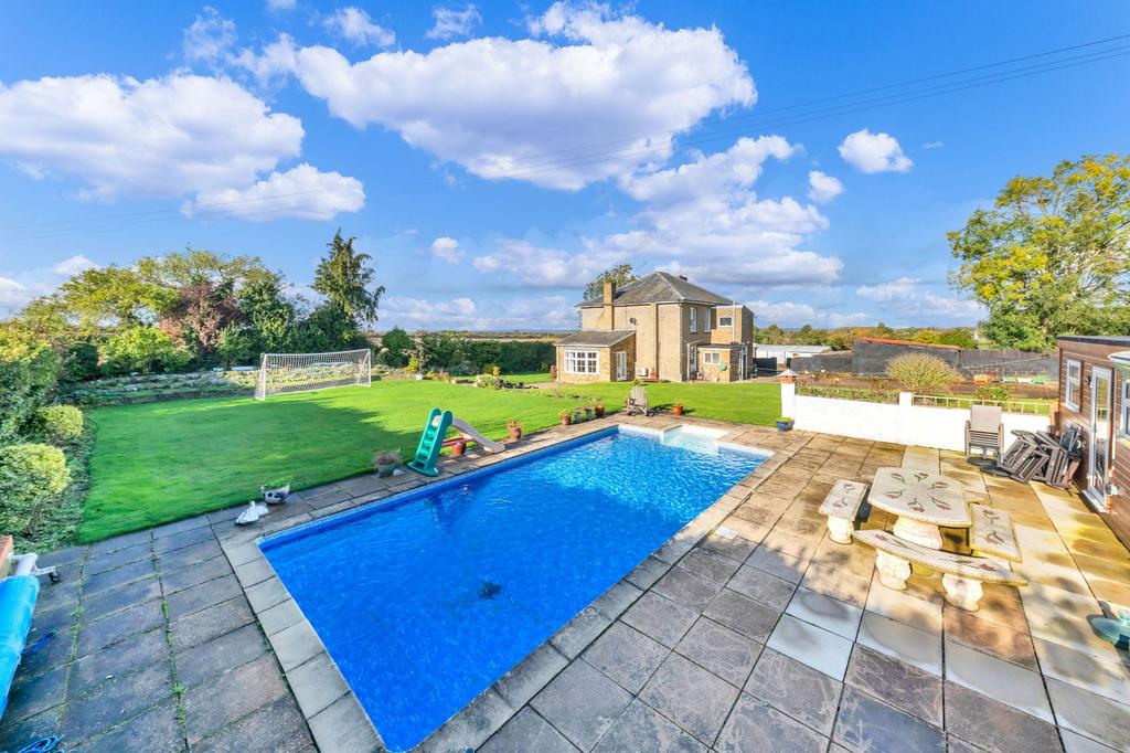 Royston Road, Royston SG8 4 bed detached house for sale - £1,100,000