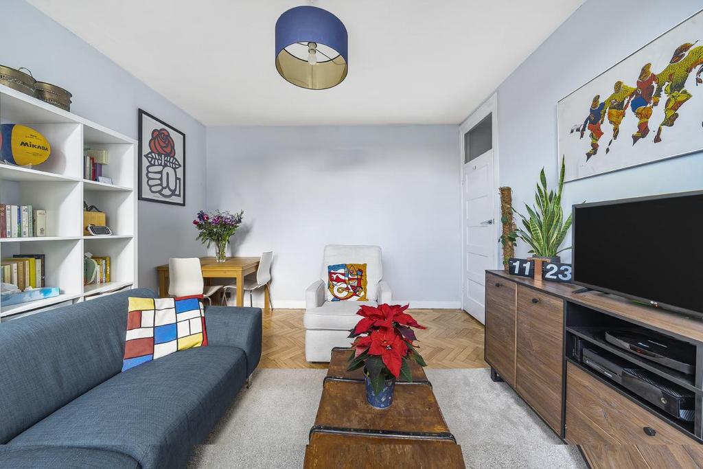 Lansdowne Way, Lambeth 2 bed flat - £475,000