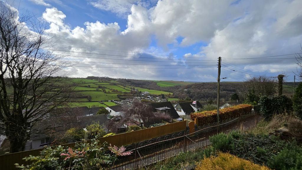 Warren Lane, Great Torrington, Devon 3 bed detached bungalow - £1,100 ...