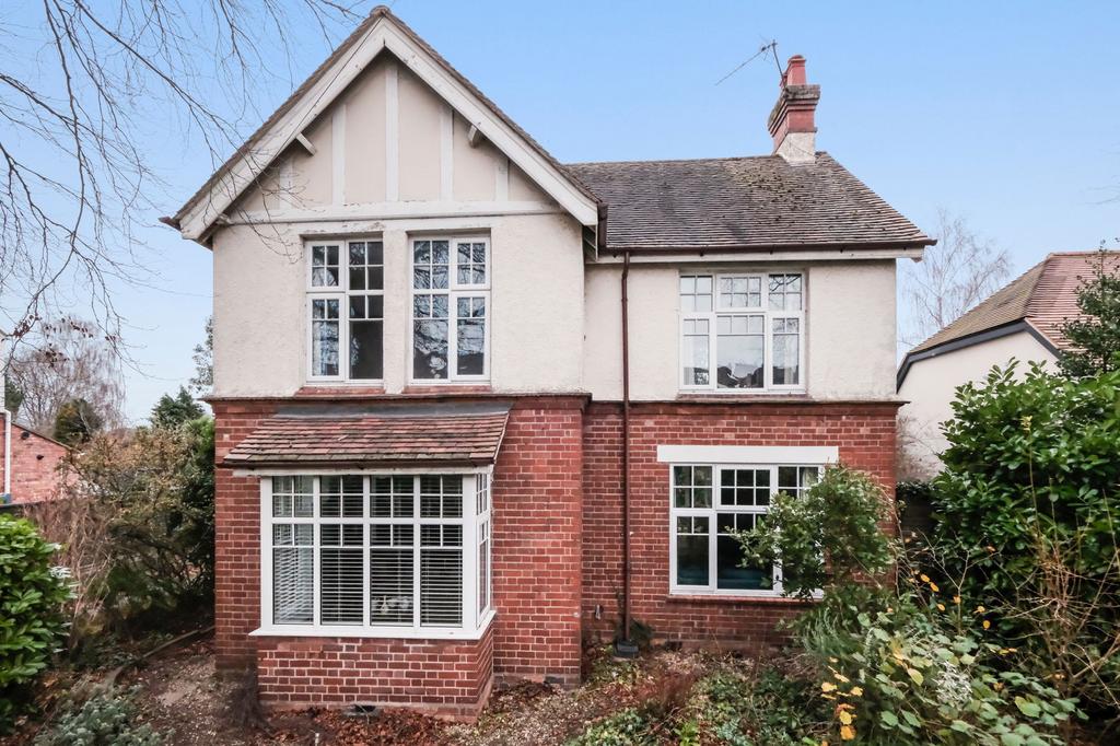 Laugherne Road, Worcester, WR2 5LS 4 bed detached house - £500,000