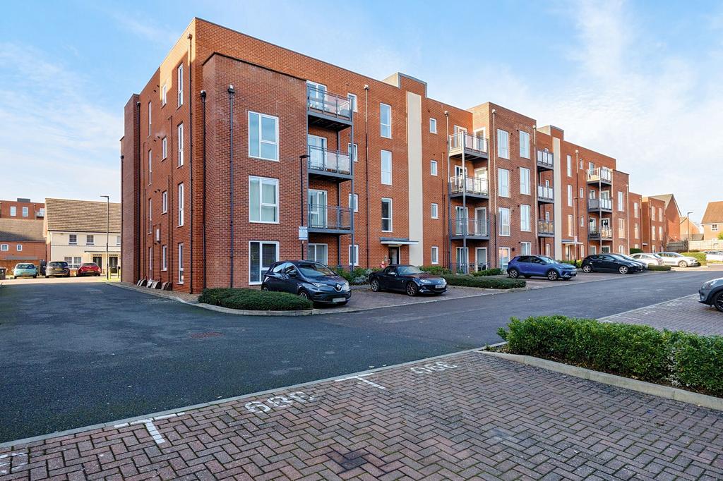 Leander Court, Basingstoke 1 bed ground floor flat for sale - £210,000