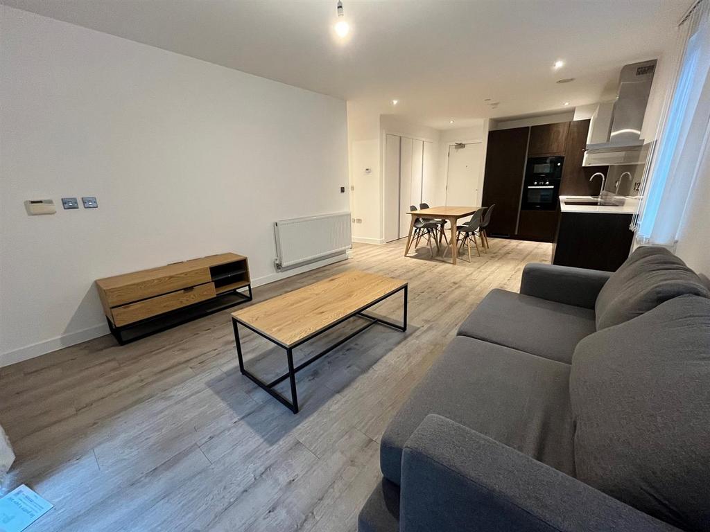 Waterview Lane, Middlewood Locks... 2 bed apartment - £1,250 pcm (£288 pw)