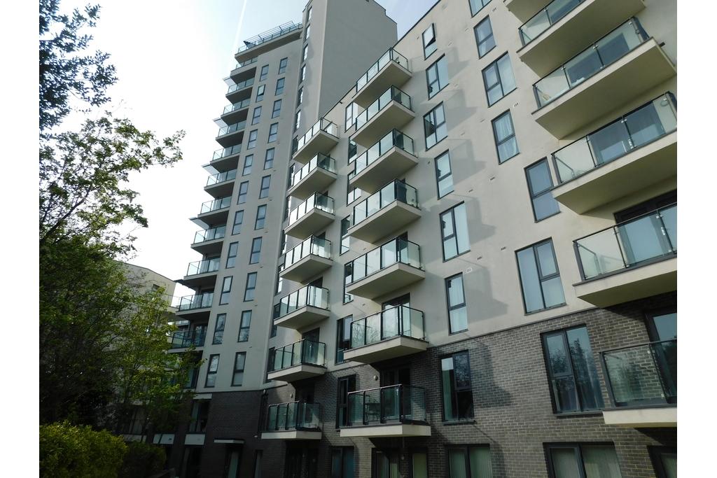 Cardinal Place, Woking GU22 1 bed apartment - £1,300 pcm (£300 pw)