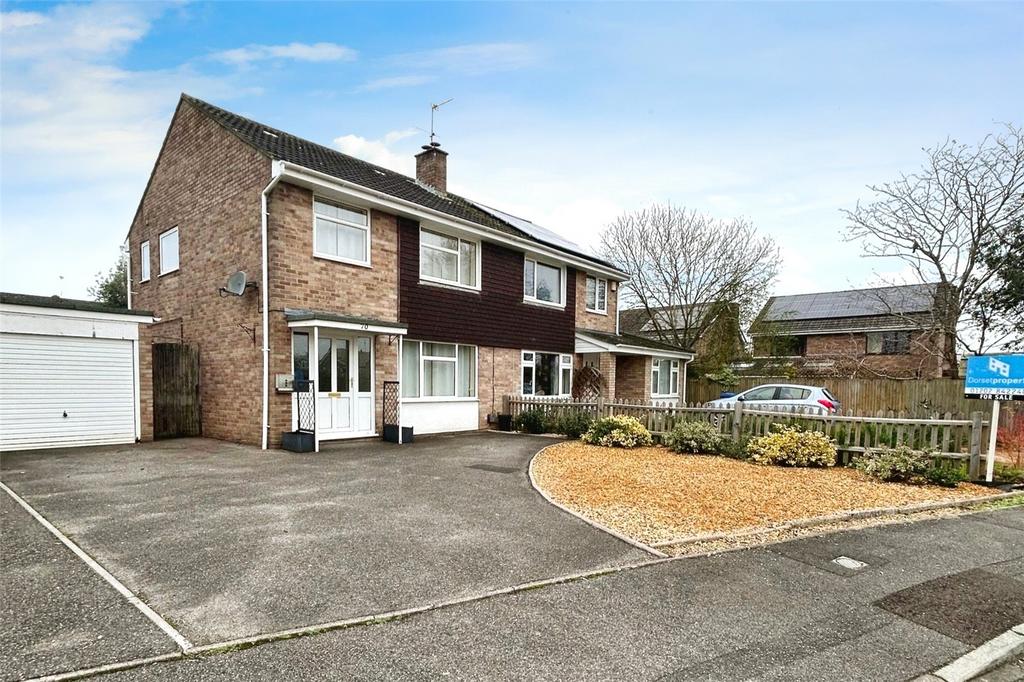 Chichester Walk, Merley, Wimborne... 3 bed house - £375,000