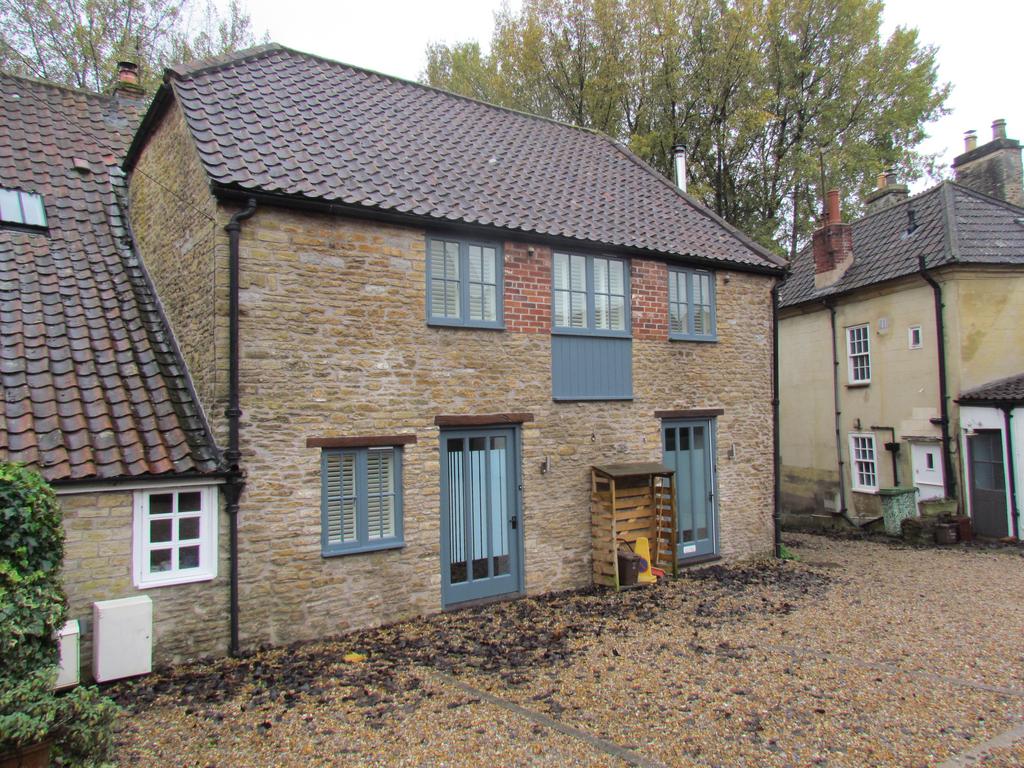 Willow Vale, Frome BA11 3 bed terraced house - £1,200 pcm (£277 pw)