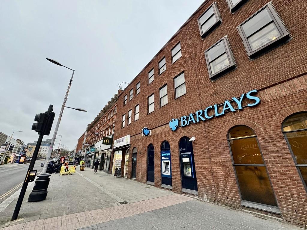 Station Road, Harrow HA1 3 bed apartment - £2,250 pcm (£519 pw)