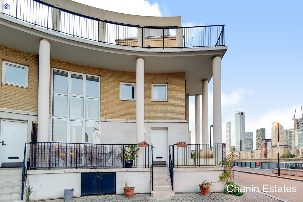 Princes Court, Surrey Quays SE16 2 bed apartment - £2,350 pcm (£542 pw)