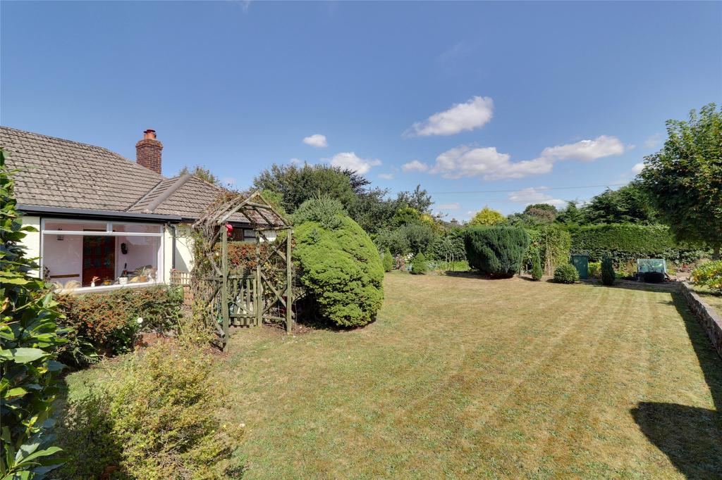 Burrington, Umberleigh, Devon, EX37 4 bed bungalow for sale - £400,000