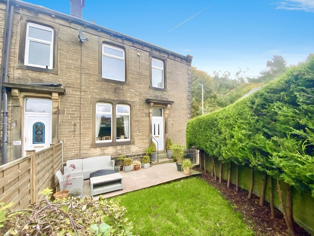 Station Road, Keighley BD22 3 bed end of terrace house - £200,000