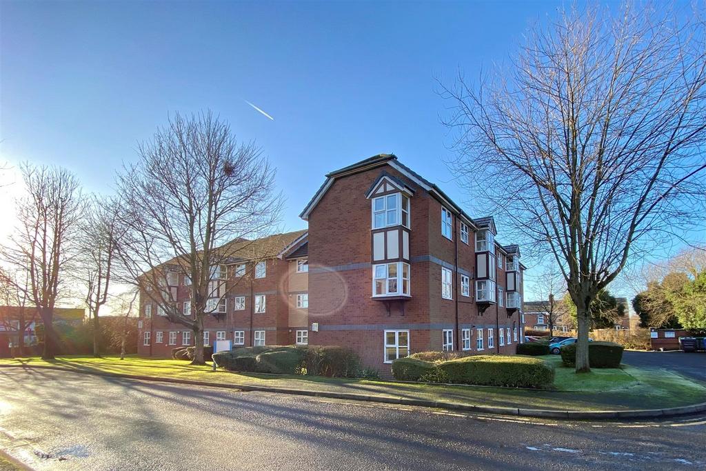 Riddell Court, Sheader Drive, Salford 2 bed apartment - £925 pcm (£213 pw)