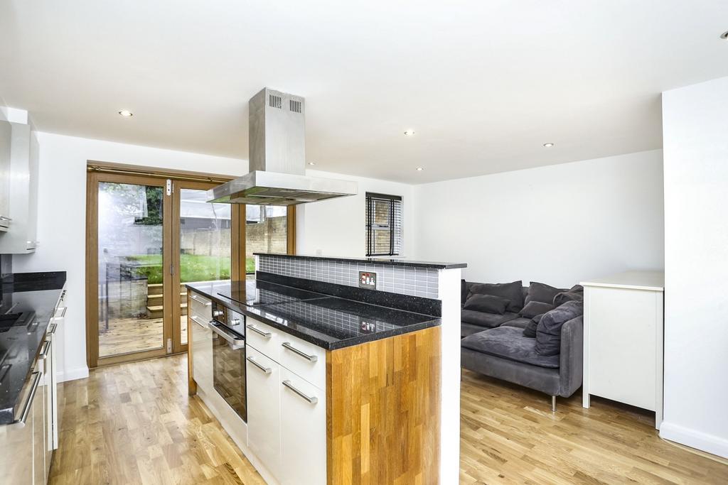 Baring Road London SE12 2 bed flat - £1,850 pcm (£427 pw)