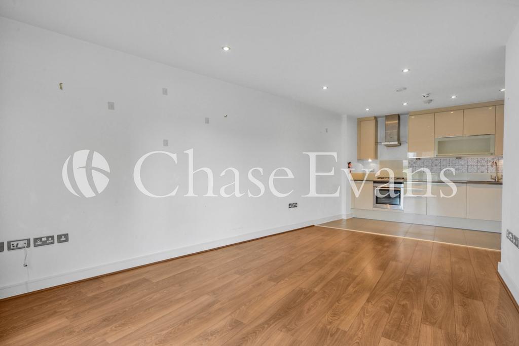 Plumbers Row, Whitechapel, London, E1 2 bed flat - £2,492 pcm (£575 pw)
