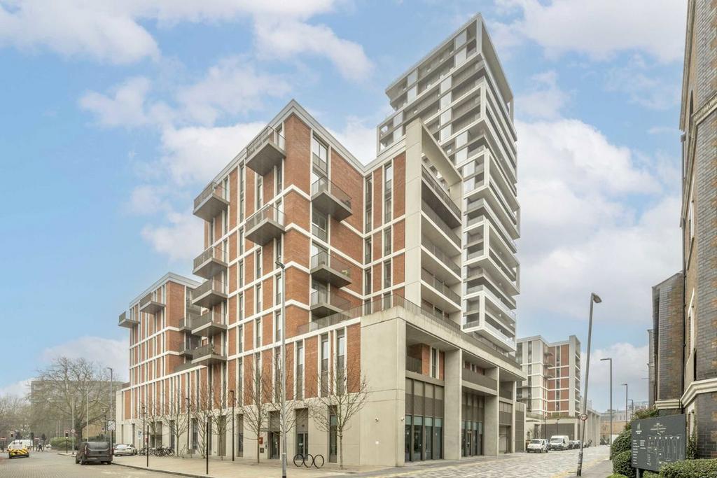 York Place, London SW11 2 bed flat - £3,497 pcm (£807 pw)