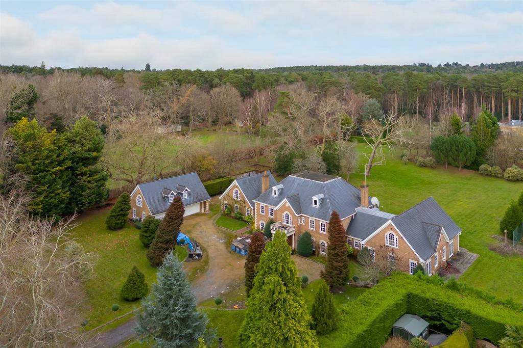 Hatton Hill, Windlesham 6 bed detached house for sale - £3,850,000