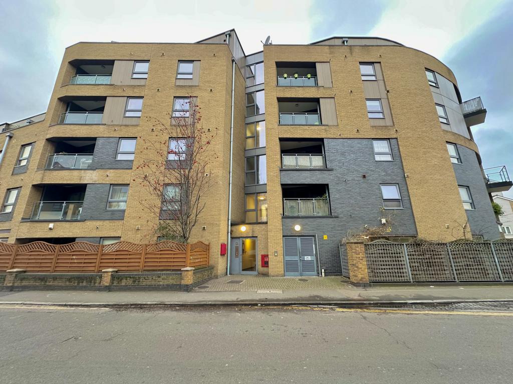 Avonley Road, SE14 1 bed apartment - £1,500 pcm (£346 pw)