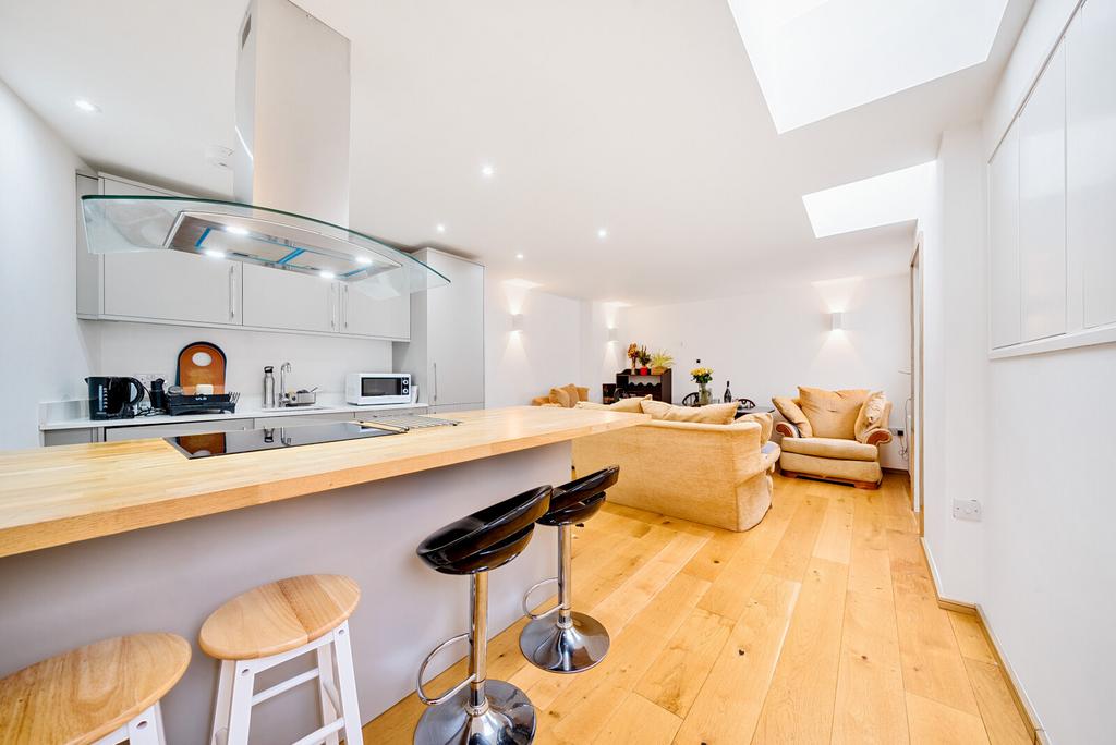 Acre Road, Kingston Upon Thames, KT2 2 bed terraced house for sale - £ ...