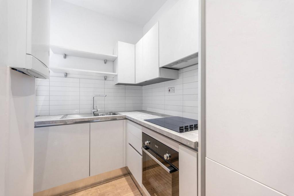 Chapter Road, Willesden Green... 2 bed flat - £400,000