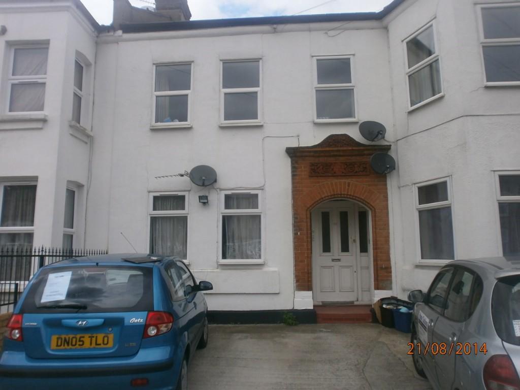 York Road, Ilford, IG1 2 bed flat - £1,650 pcm (£381 pw)
