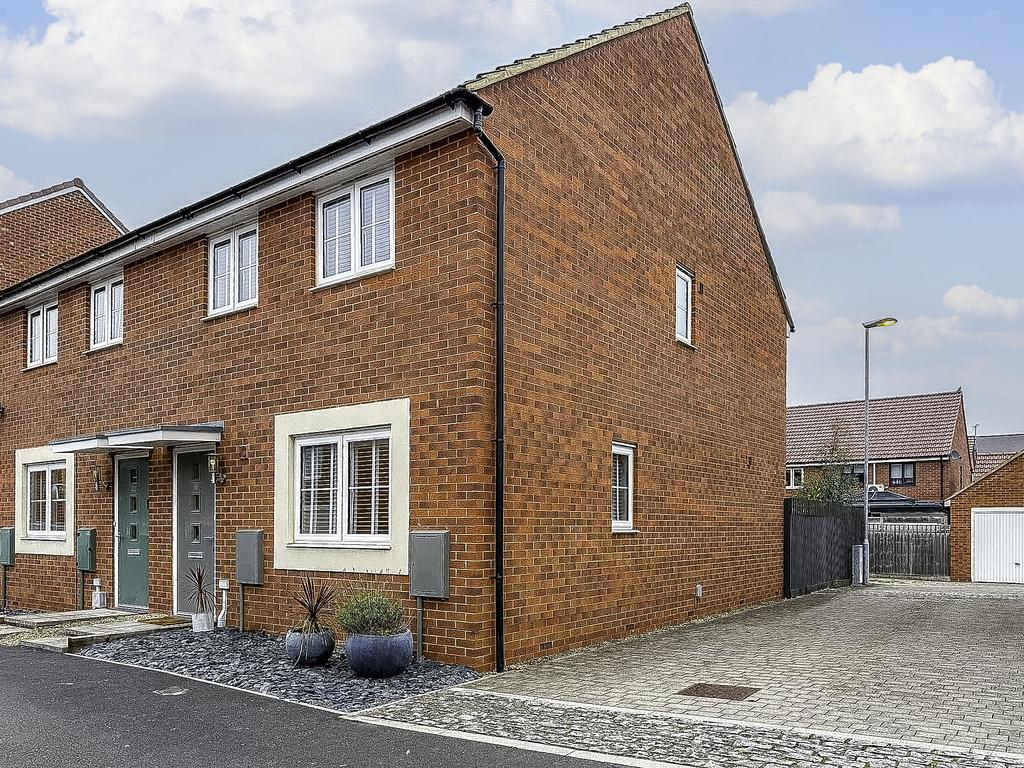 Emersons Green, Bristol BS16 3 bed semi-detached house - £375,000