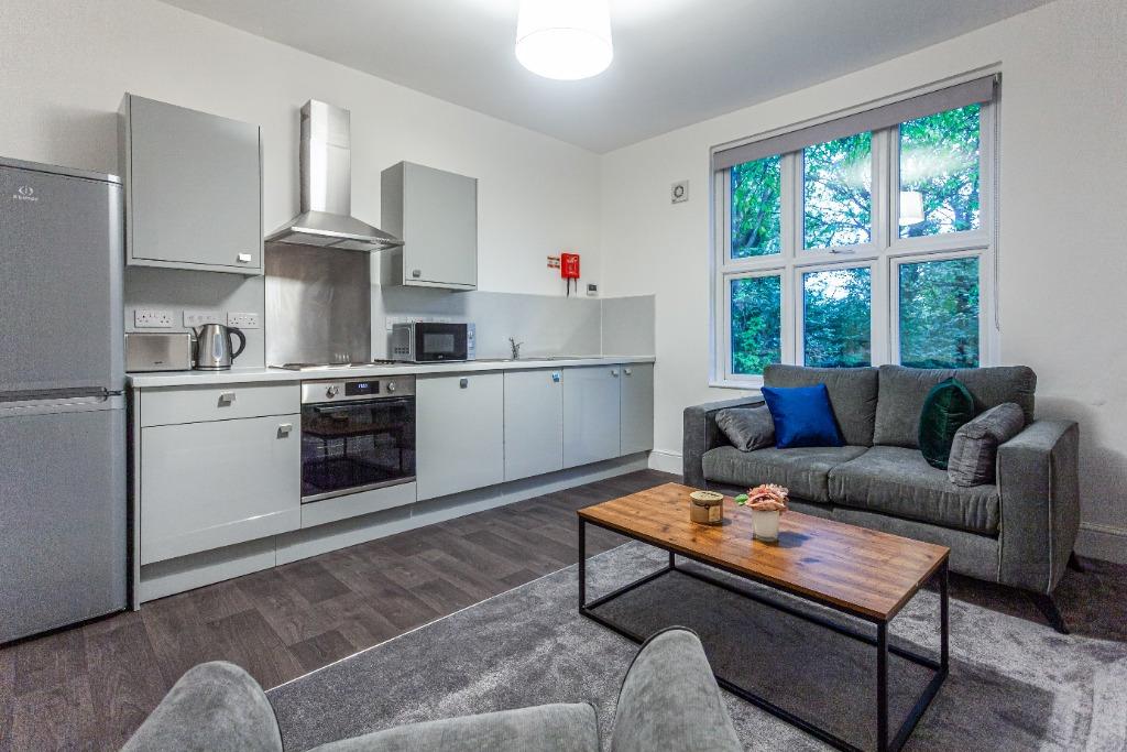 Waterloo Crescent, Nottingham... 2 bed parking to rent - £1,100 pcm (£ ...