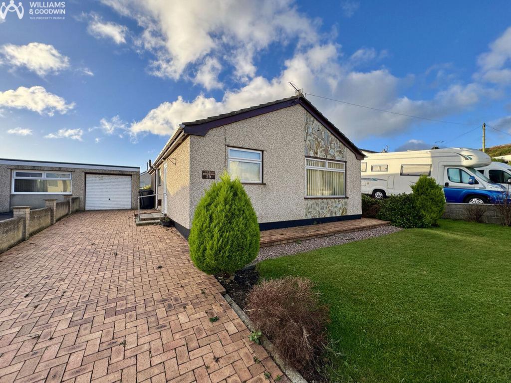 Old School Road, Holyhead, LL65 3 bed bungalow for sale - £240,000