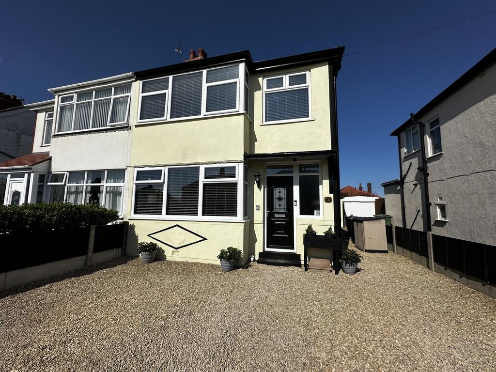 Cumberland Avenue, Cleveleys FY5 3 bed semi-detached house for sale - £ ...